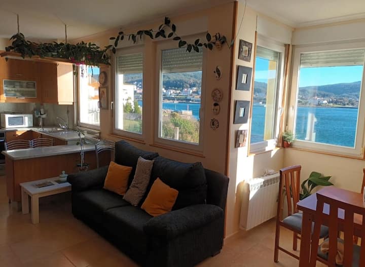 Apartamento Varadero En Praia Da Viña En Corcubion - Cee