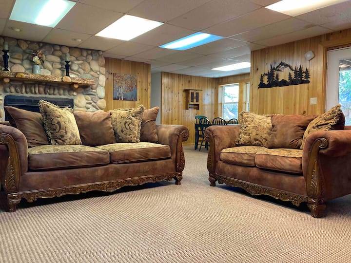 River Rock Airb&b - Samurai, Farmington