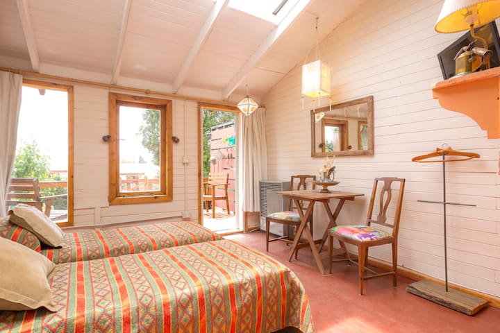 Luminoso Estudio En Bariloche Con Deck Al Jardín - San Carlos de Bariloche