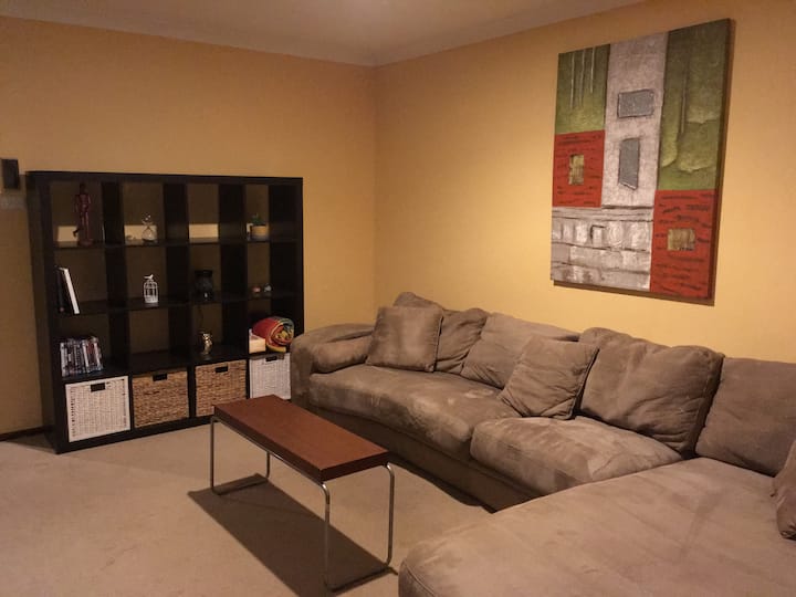 Spacious Clean Unit On Hannans With Pool - Kalgoorlie - Boulder