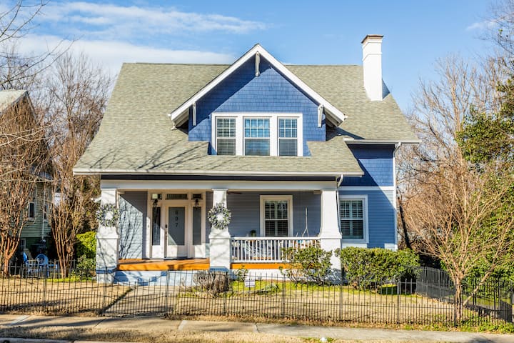 Walkable Raleigh Retreat At The Ambassador House - Raleigh, NC
