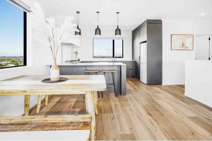 New Build With Unbeatable Views - 3 Bedrooms House - Ngāruawāhia
