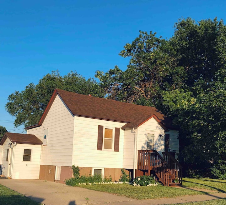 Hone Sweet Home! Healthcare Travelers Welcome! - Bismarck, ND