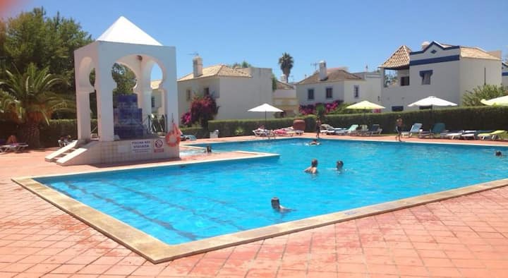 Vivenda Com Jardim E Piscina - Tavira