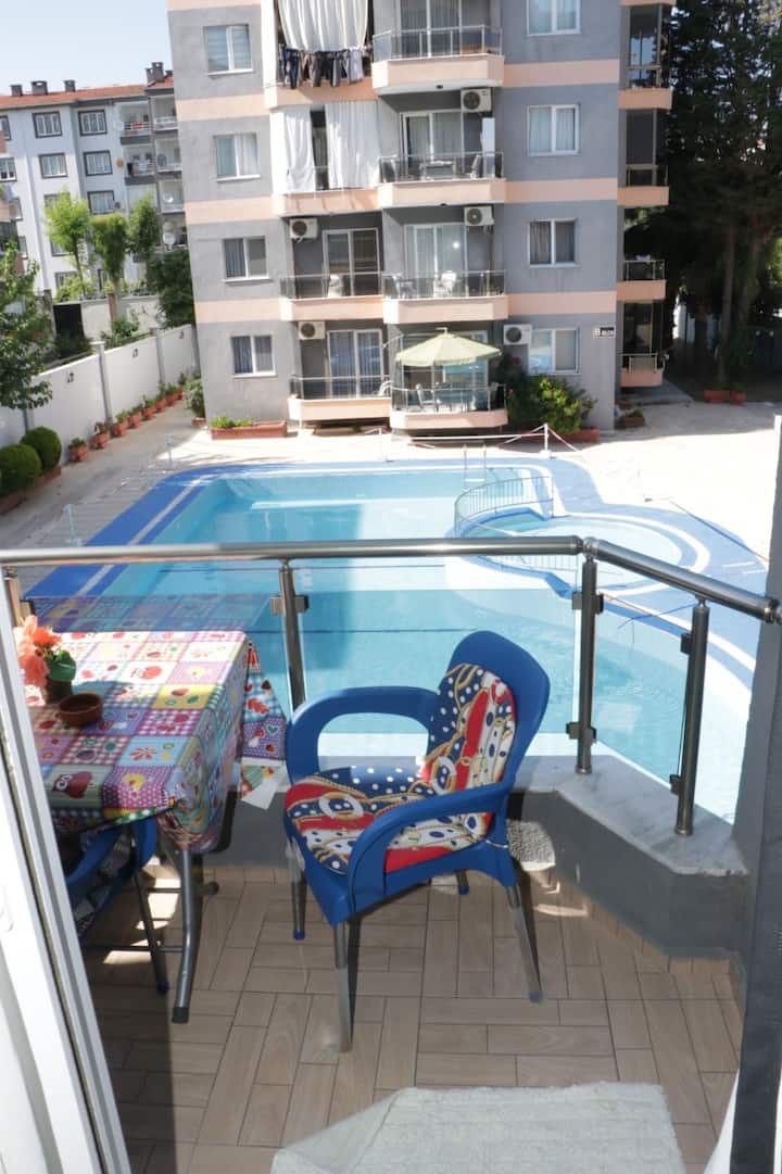 Havuzlu Sitede Keyifli Bir Tatil - Kuşadası