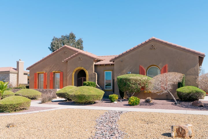 "Luxury  High Desert Home.  3,300 Sqft,4 Bedrooms" - Apple Valley, CA