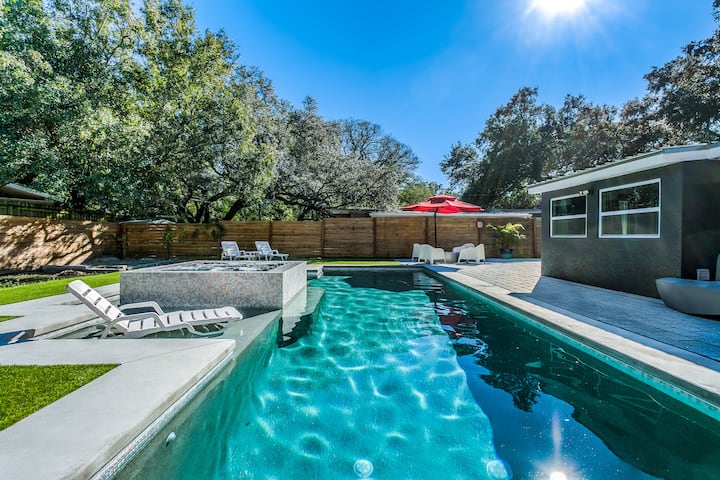 Boutique Bungalow With Pool - Tampa, FL