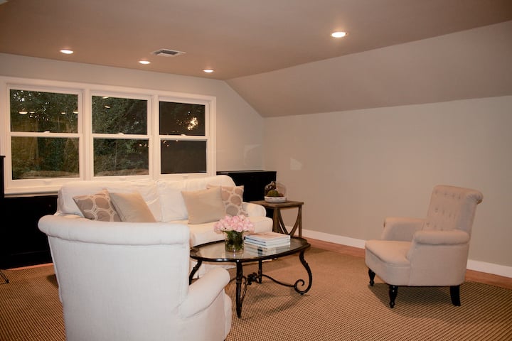 Wine Country Carriage House - Santa Rosa, CA