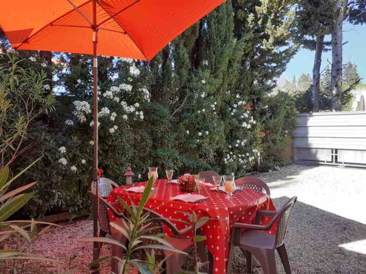 Chez Rosa à Maussane, Salon De 40m2 Climatisé - Maussane-les-Alpilles
