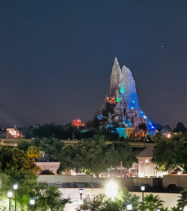 Epic Location +Free Parking - Orlando