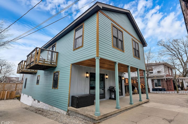 Fully Updated 3-unit Building Steps From The Beach - Michigan City, IN