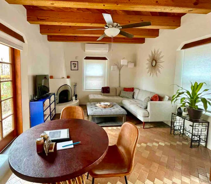 Cozy 'Kokopelli' Casita - Santa Fe, NM