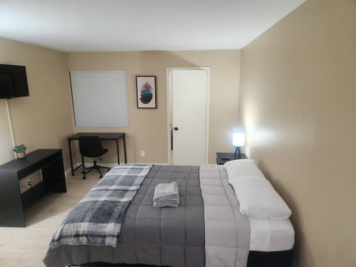 Spacious 2 Bedroom & 2 Bath - Mesa, AZ