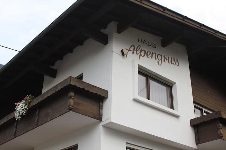 Komfort Apartment Tschirgant | Haus Alpengruss - Oetz