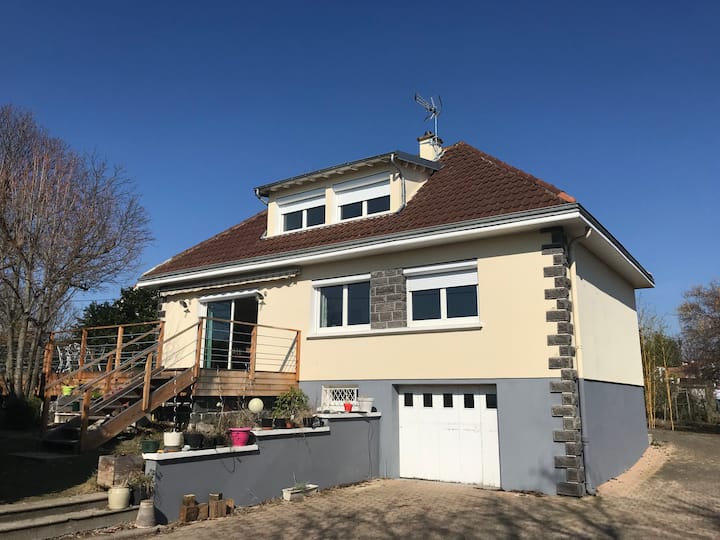 Grande Maison à La Campagne - Riom