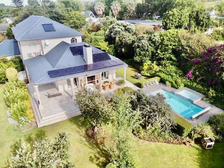 Amelie's Secret Hideaway - Somerset West
