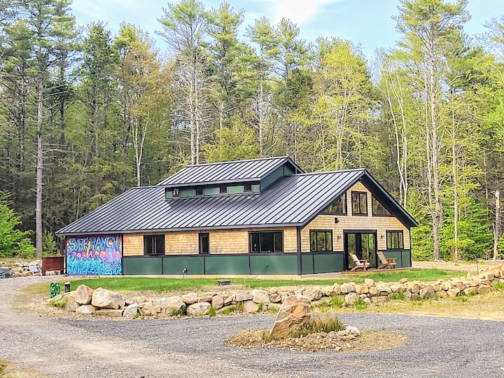 Surf Ranch , 4 Bedroom Oasis Half Mile From Beach - York, ME