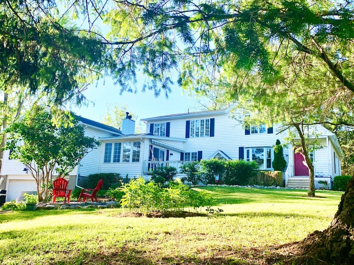 The Farmhouse On Alpaca Farm - Finger Lakes, NY