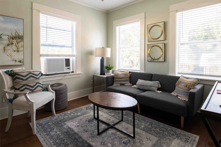 Uptown 2nd Floor Apt By  Oldest Jail Walk To Town! - St. Augustine, FL