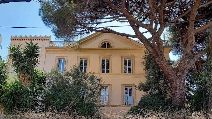 Grand Appartement De Charme Au Mourillon - Tolone