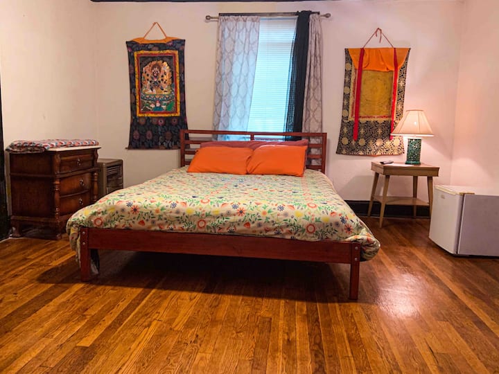 #2 Ashram Queen Room - Georgia, GA