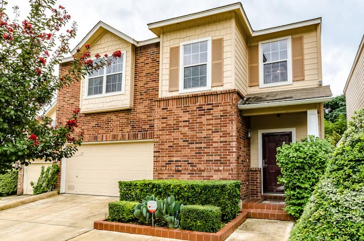 Lovely Home Medical Center, Spacious, Central - San Antonio, TX
