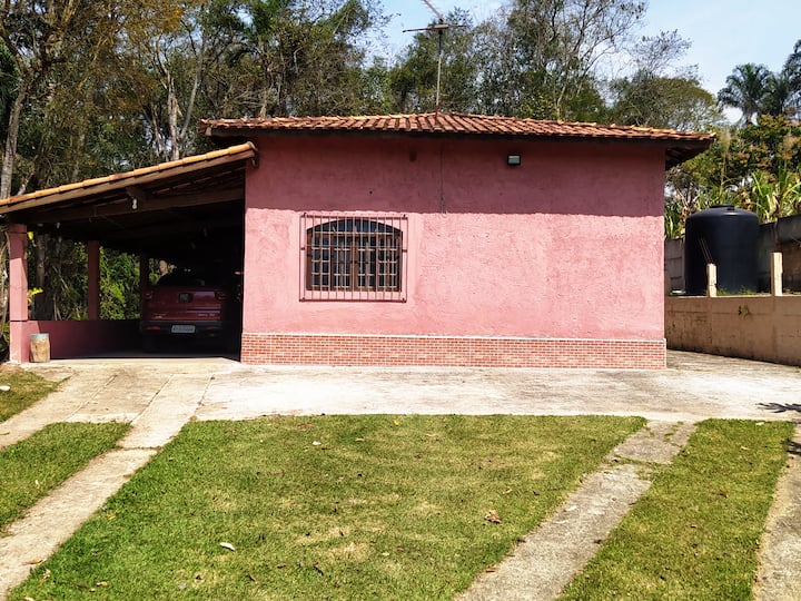 Casa De Campo Agradável Com Piscina - Guararema