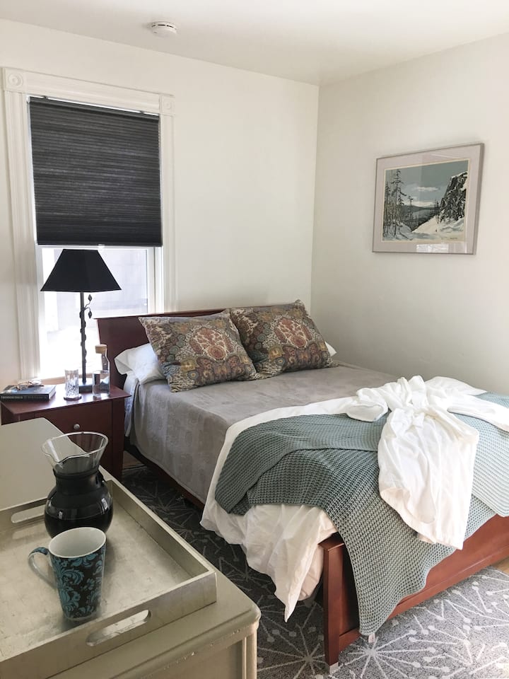 Bnb! Sunny Private Bedroom/bath Near Harvard - Cambridge, MA