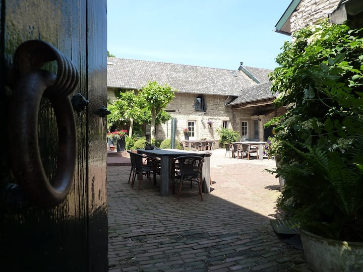 Cosy Apartment In Medieval Farm Near Aachen - Heerlen