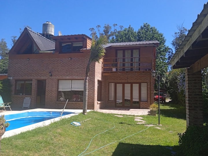 Amplia Casa Con Pileta - Mar del Plata