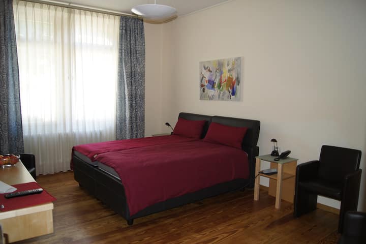 Exklusive Gästezimmer Landau_doppelzimmer - Landau