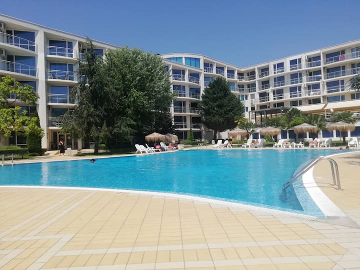 Atlantis Spa Resort, прекрасно място с басейни. - Burgas