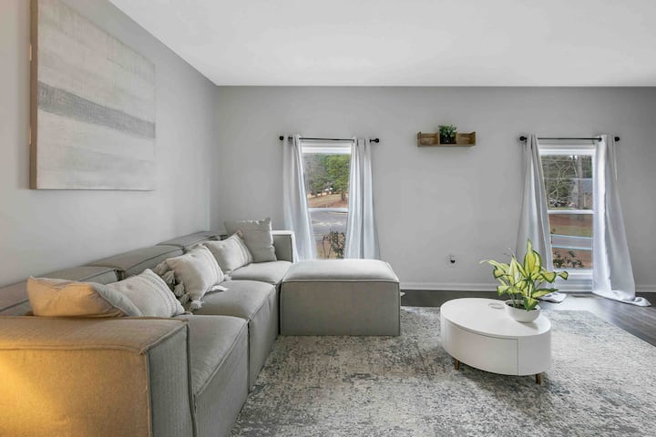 Modern Home Near Medical Center And Fort Bragg - Fayetteville, NC