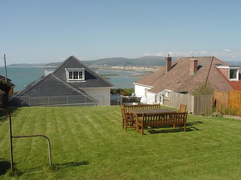Morfa Borth Holiday Rentals & Homes - Wales, United Kingdom | Airbnb
