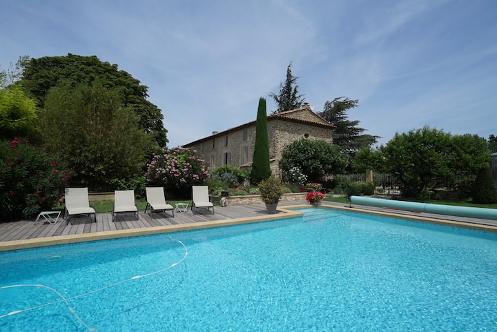 Gite  Avec Piscine Dans Un Mas Du 18ème Siècle - Pertuis