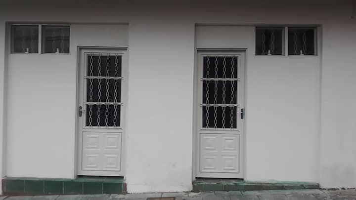 Suíte B Próximo Campus Santa Mônica Ufu Uberlândia - Uberlândia