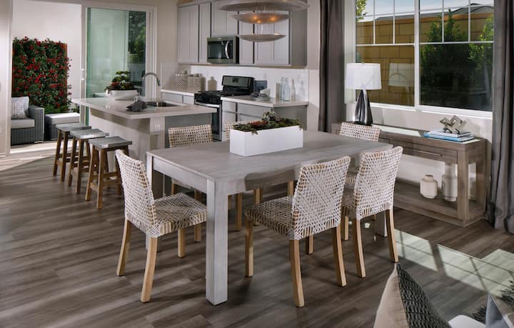 Chino New Home Near Shopping Mall, 91710. - Pomona, CA