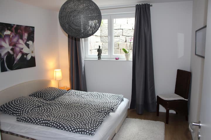 Basement For Weekend Commuter's - Hamburgo