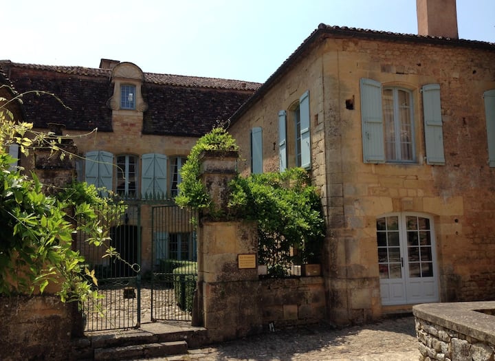 Appartement Dans Un Ancien Prieuré - Biron