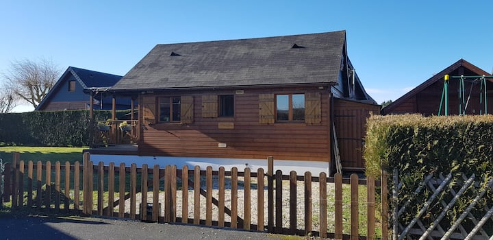 Chalet Avec Piscine Terrain De Tennis Et Etang - Calvados