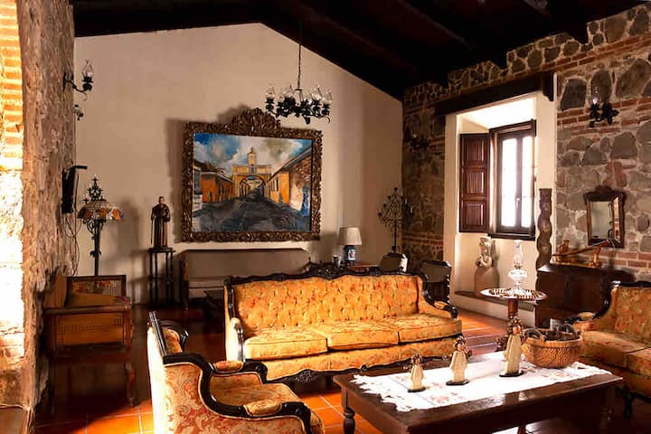 Capuchinas Luxury House La Antigua Guatemala - Chiapas