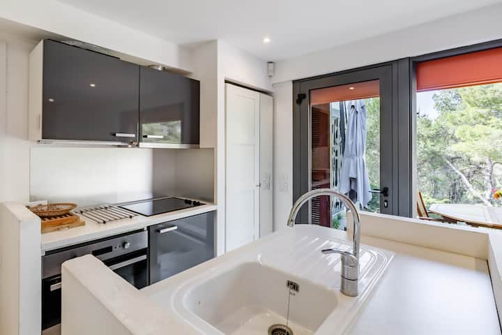 Dans La Colline, Studio Indépendant + Yourte. - Gardanne