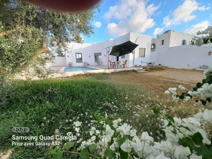 Villa S+2, Magnifique, Quartier Calme - Djerba