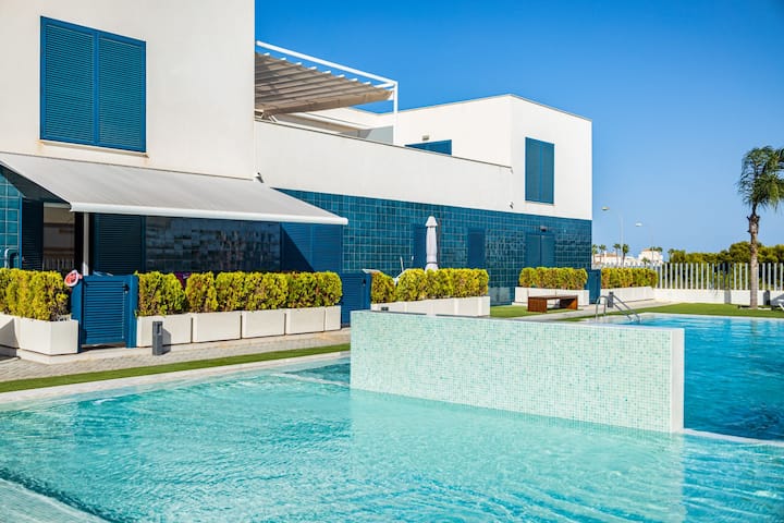 Apartamento De 2 Dormitorios En La Zenia - Villamartin