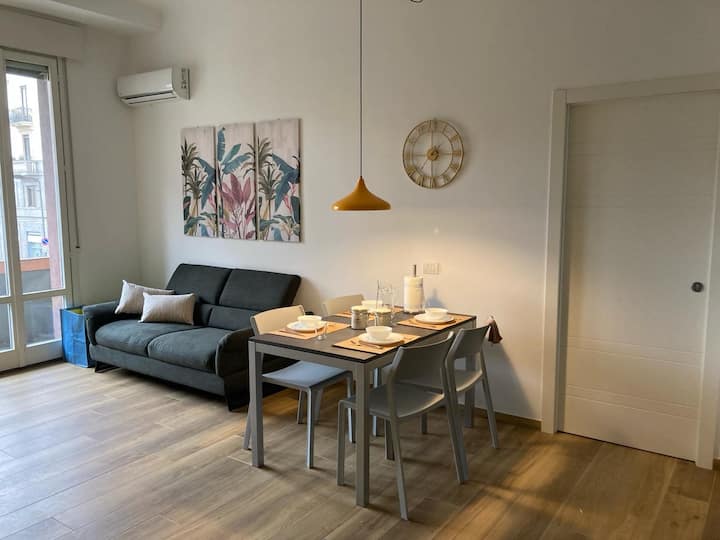 Aplacetobe Trilocaleportavenezia - Milan
