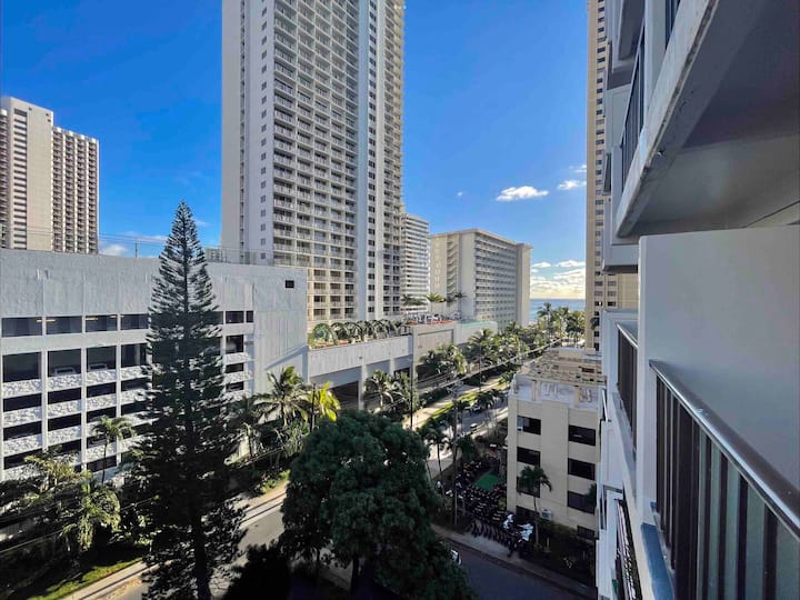 Luau 🌴 Waikiki - Honolulu, HI