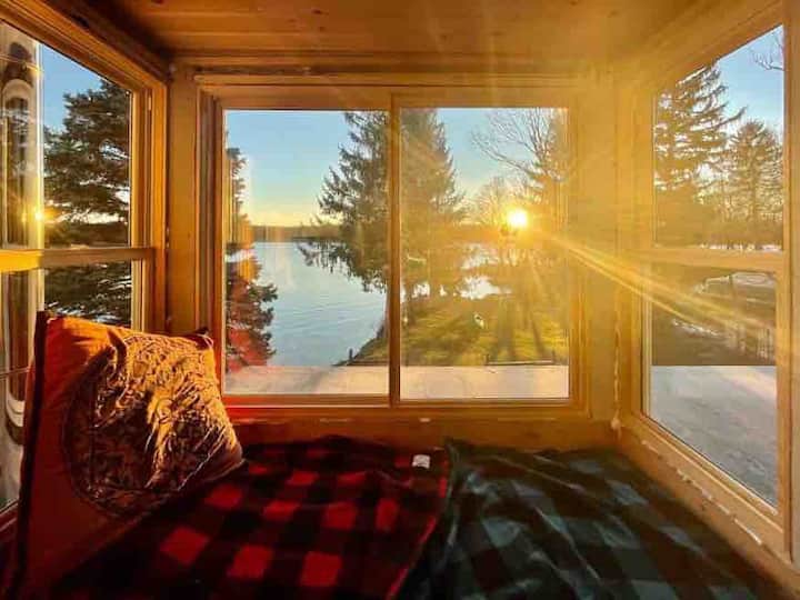 Home On The Hudson River - Catskill, NY