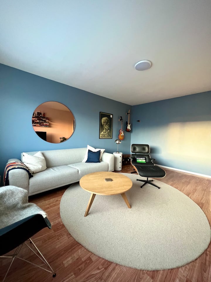 Fantastic Two-bedroom Apartment Close To Downtown - Reykjavík