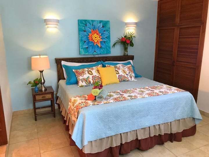 King Bed 2n Fast Wi-fi, Kitchen, Pool, Garden - Cozumel