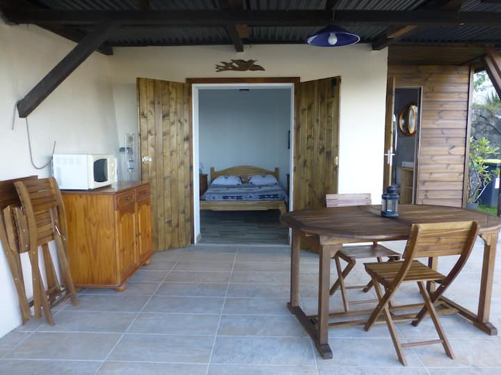 Chambre + S. D'eau Indépendantes. - La Réunion